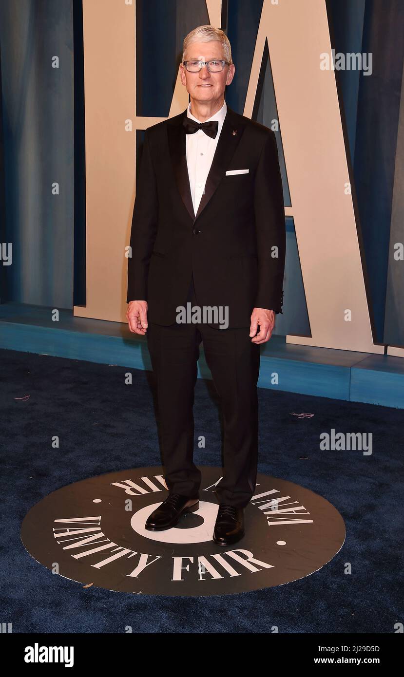 BEVERLY HILLS, CA - MARCH 28: Tim Cook attends the 2022 Vanity Fair ...
