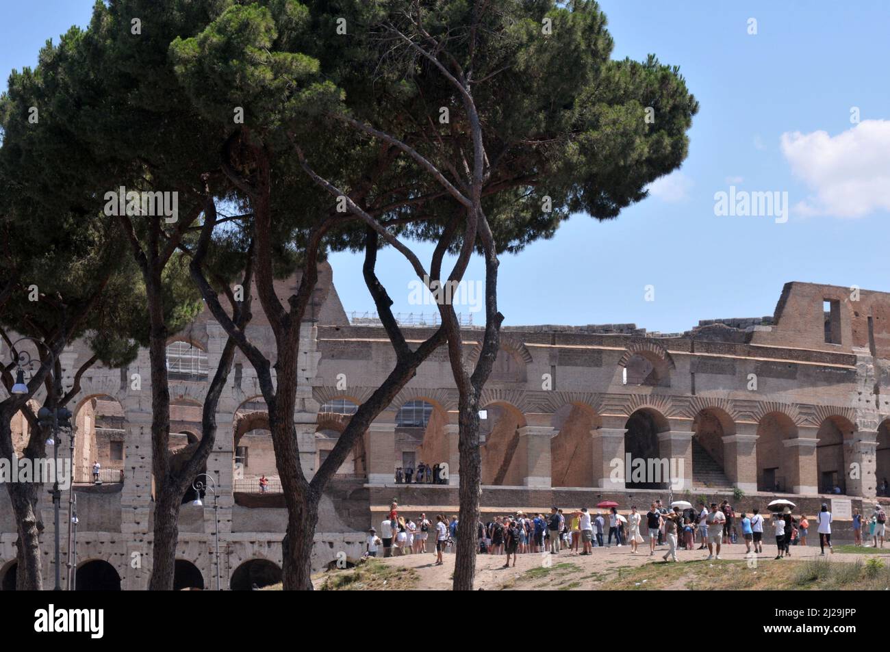 Rome / Italy 16.July 2019/Thousands of toruists from various ntions ...
