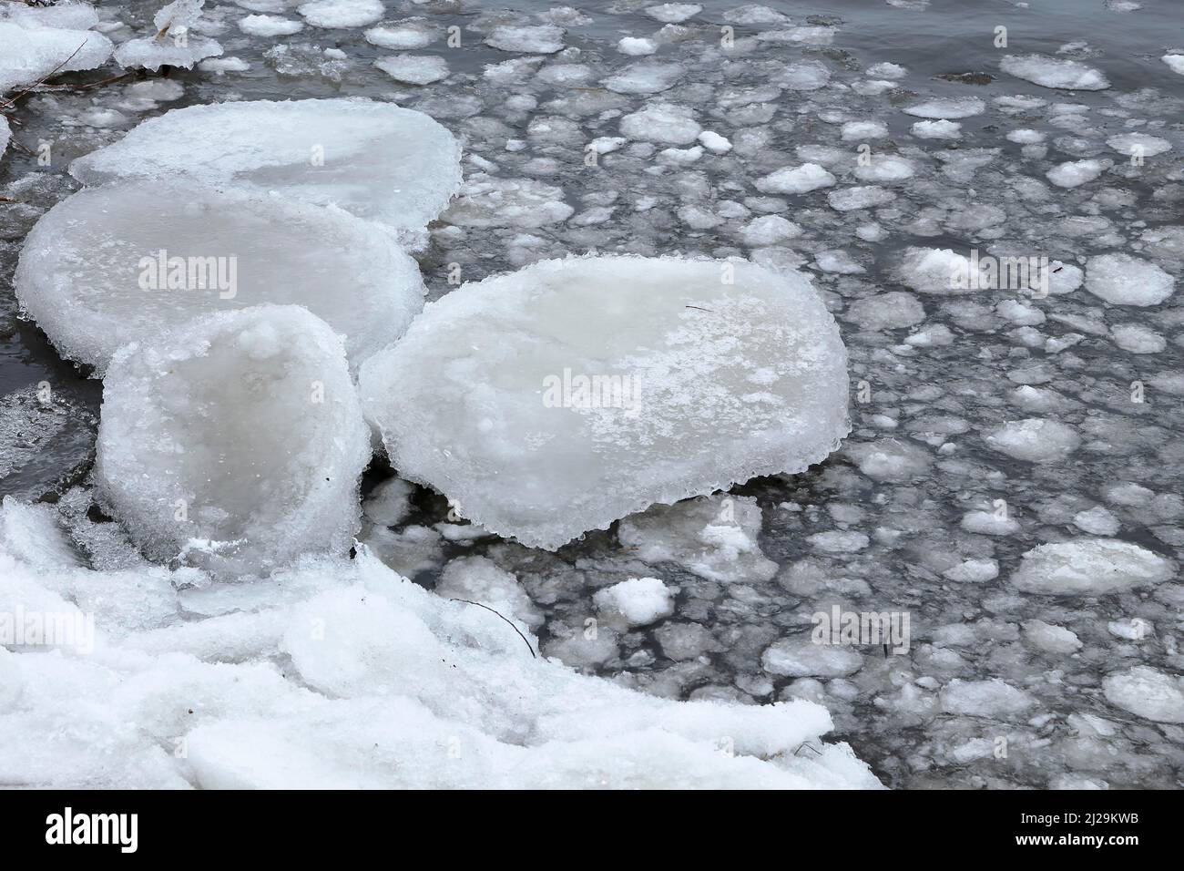 Ice at river hi-res stock photography and images - Alamy