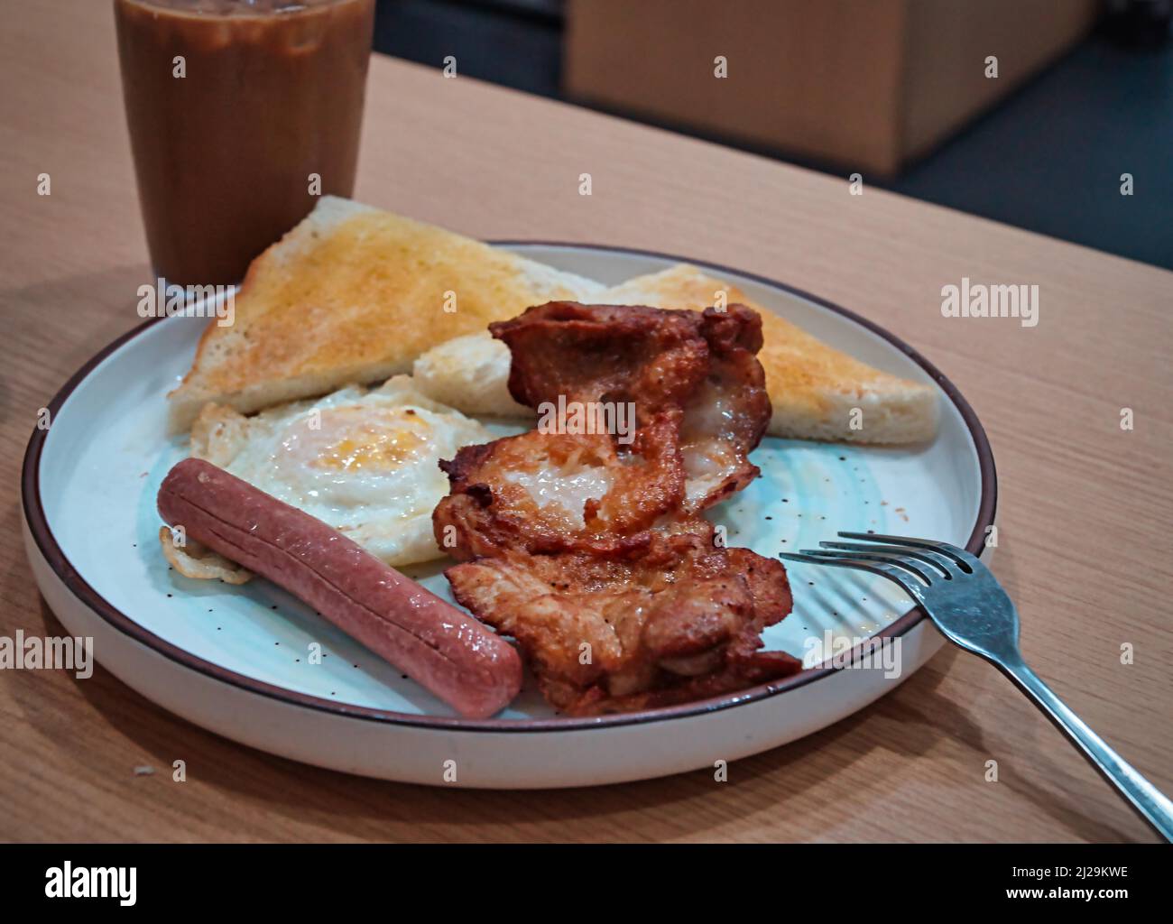 Egg breakfast fried toast bread hi-res stock photography and images - Alamy
