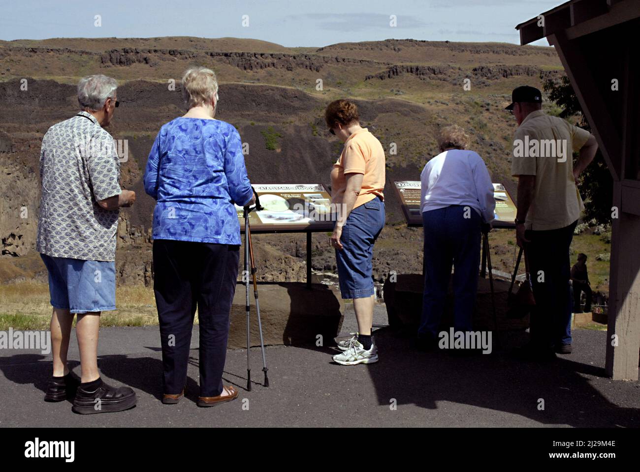 PALOUSE FALLS/ WASHINGTON STATE /USA American seniors and other ...