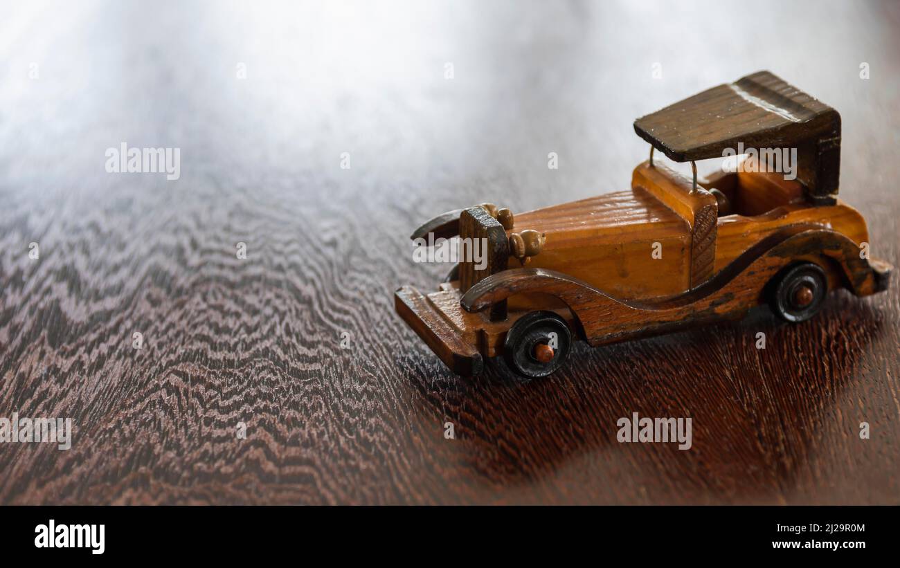 Table car hi-res stock photography and images - Alamy