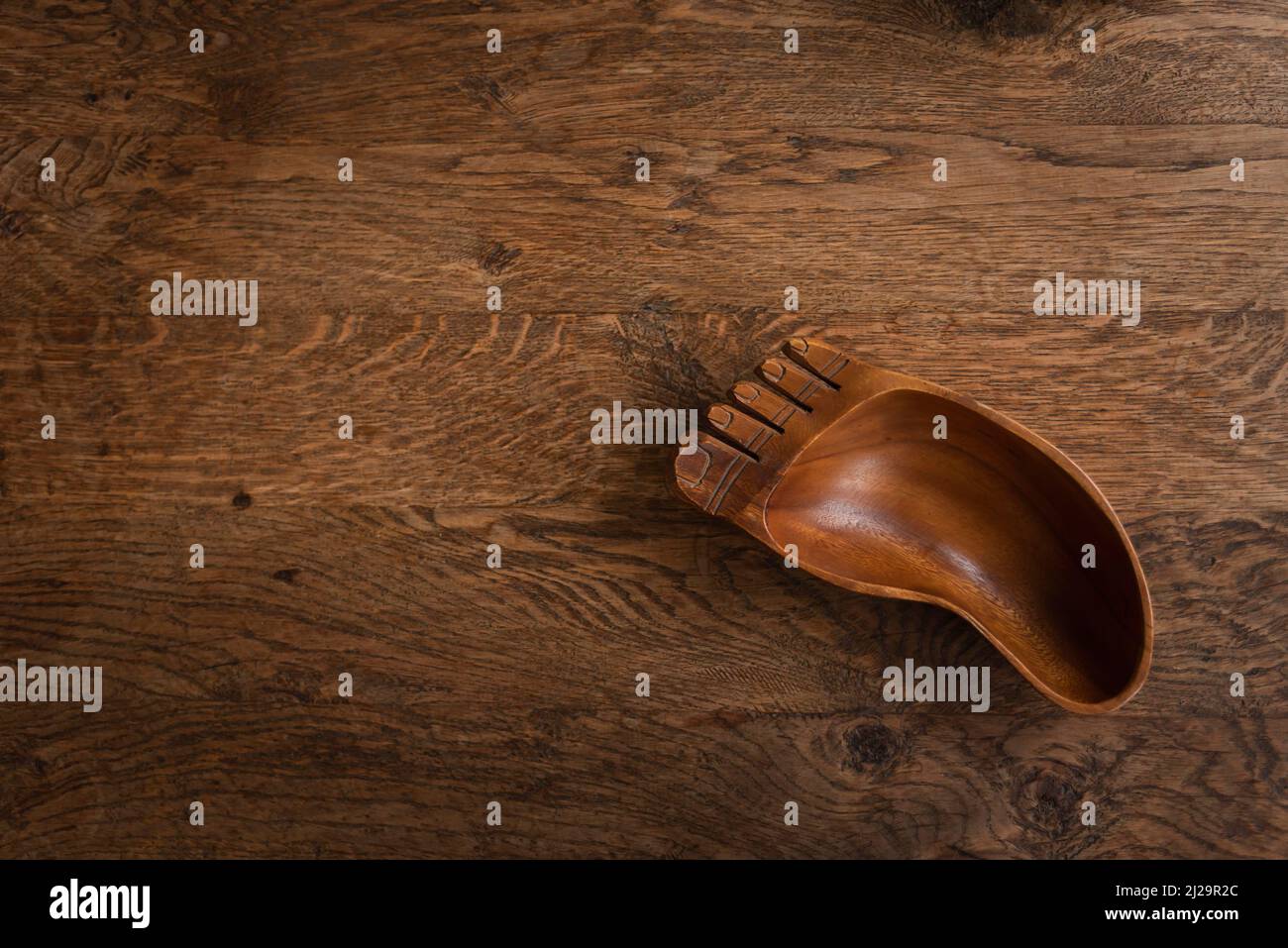 Table foot hi-res stock photography and images - Alamy