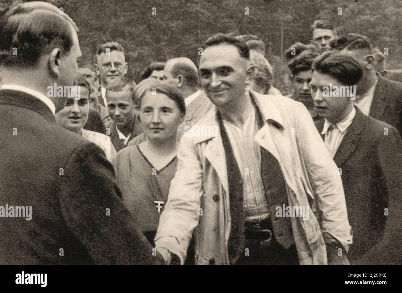 Adolf Hitler (* 20 April 1889 in Braunau am Inn) (â€ 30 April 1945 ...