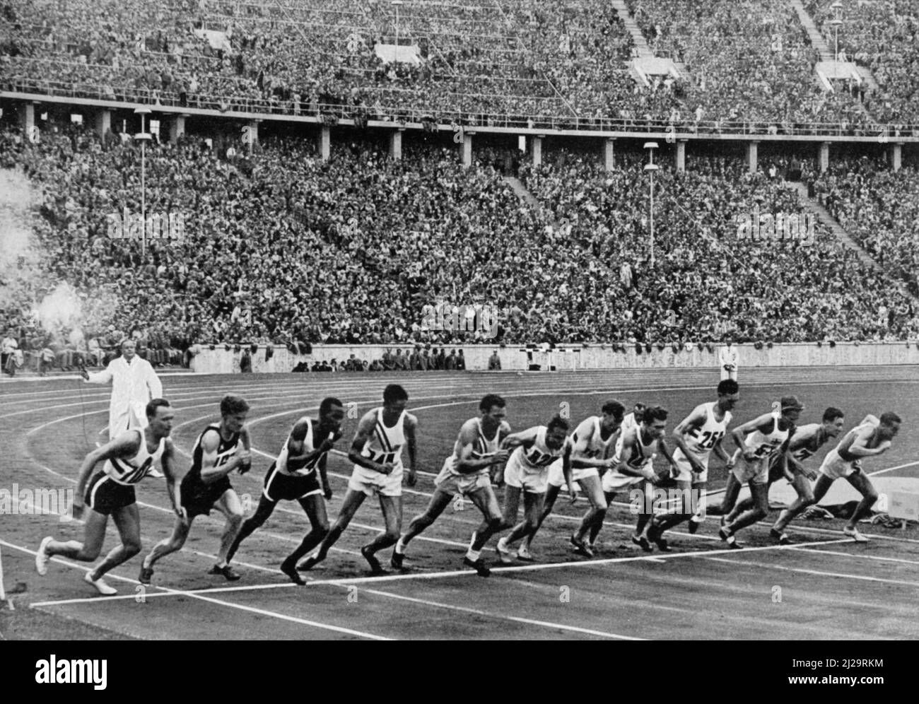 Start of the 1st 500 m, decision run Stock Photo - Alamy