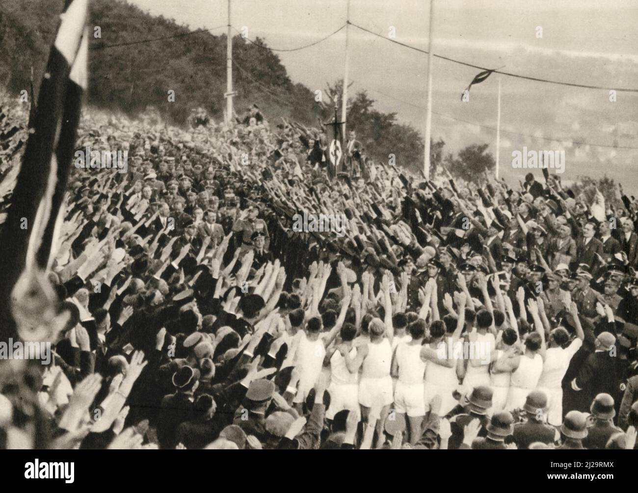 Adolf Hitler (* 20 April 1889 in Braunau am Inn) (â€ 30 April 1945 ...