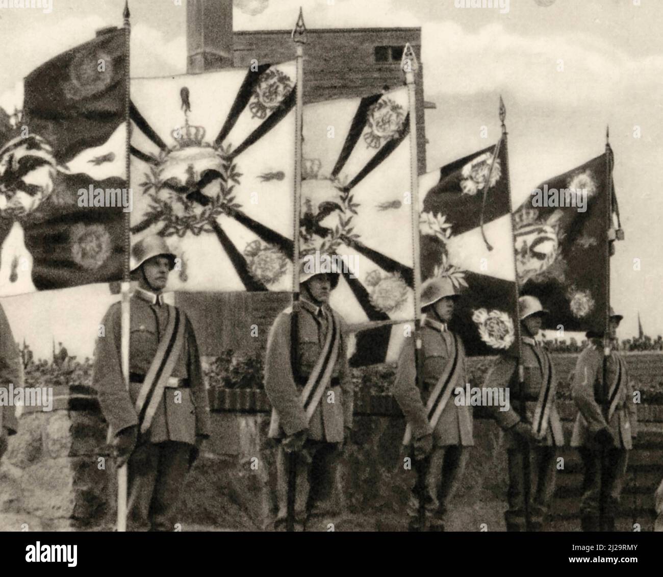 Adolf Hitler (* 20 April 1889 in Braunau am Inn) (â€ 30 April 1945 ...