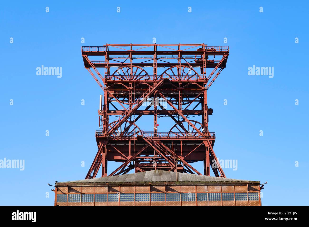 Double strut frame hi-res stock photography and images - Alamy