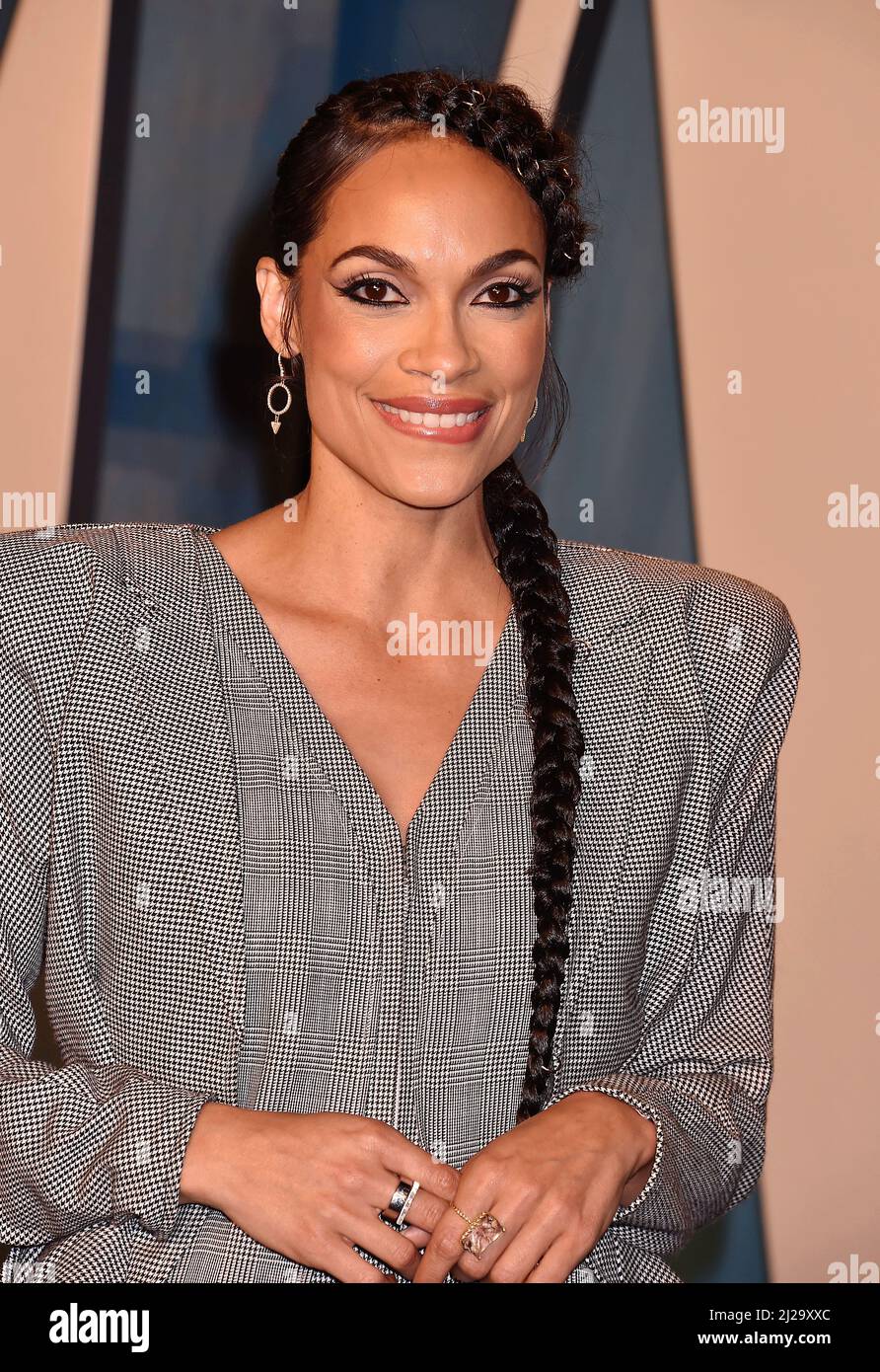 BEVERLY HILLS, CA - MARCH 27: Rosario Dawson attends the 2022 Vanity ...