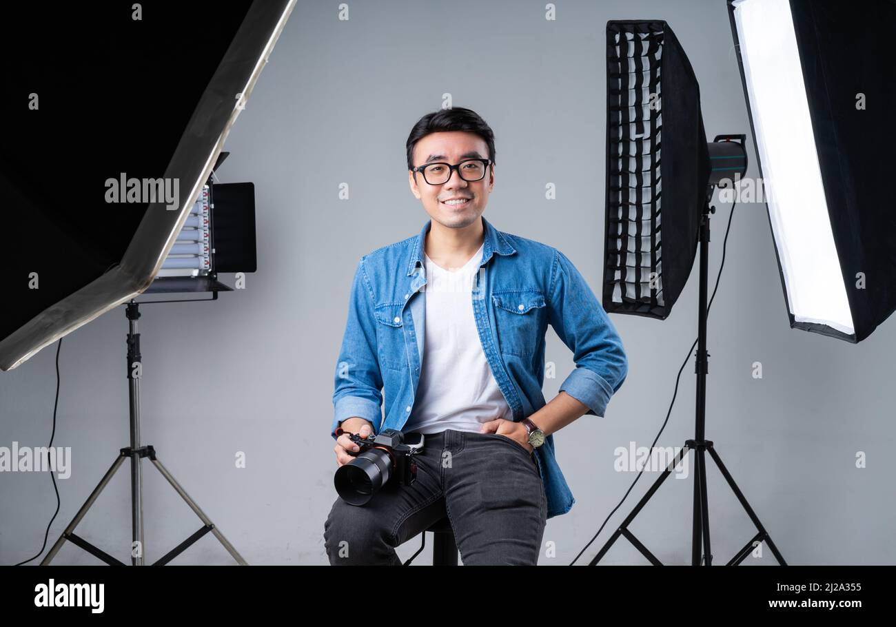 Filipino photographer hi-res stock photography and images - Alamy