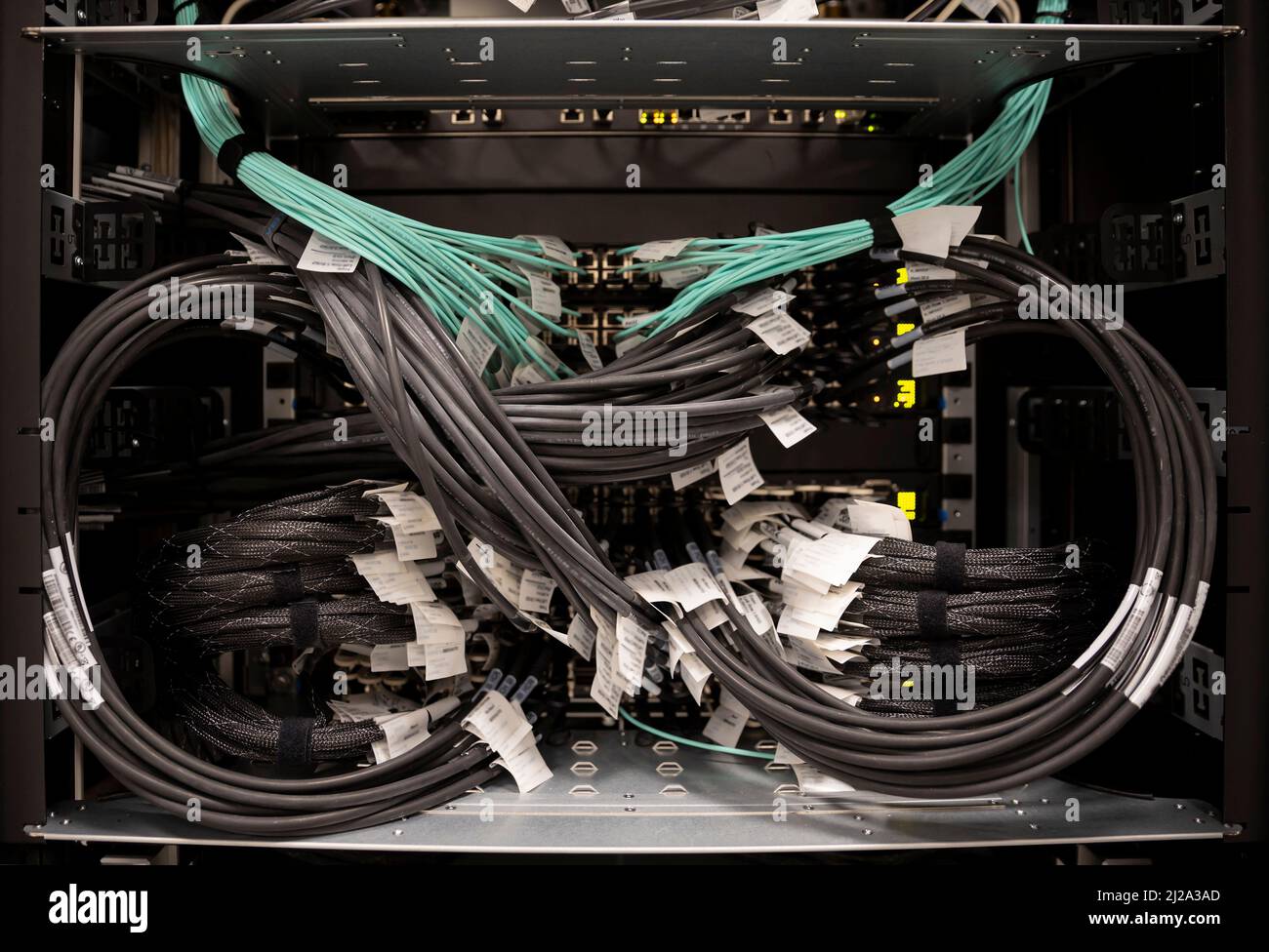 Supercomputer server room data center hi-res stock photography and ...