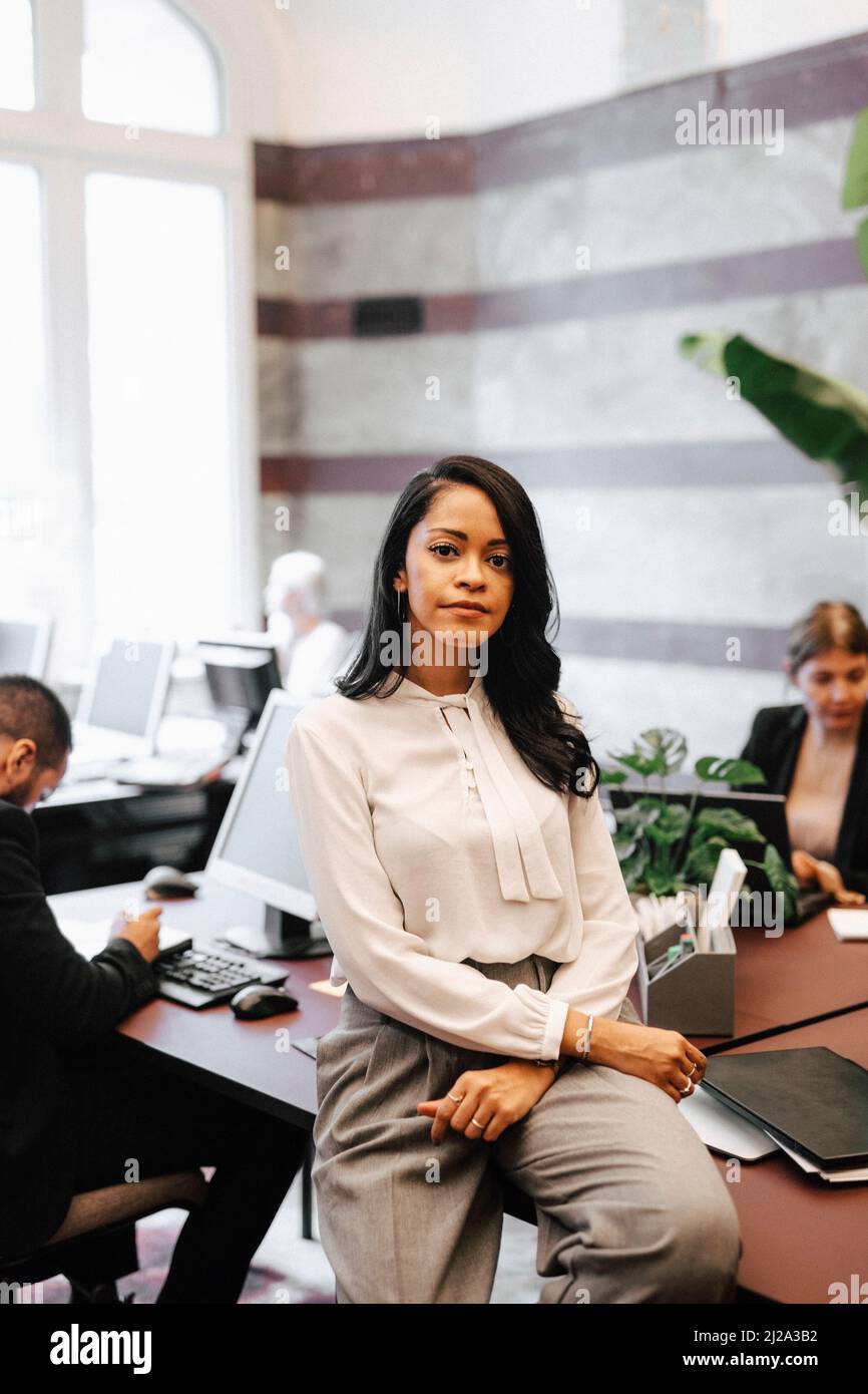 Female advisor office hi-res stock photography and images - Alamy