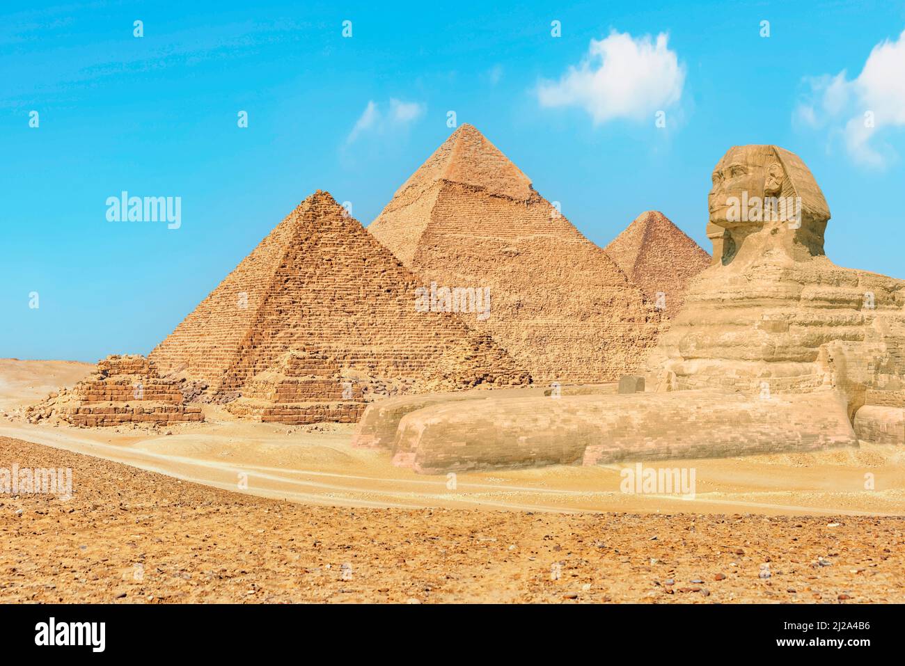 The great sphinx of giza and the pyramids hi-res stock photography and ...