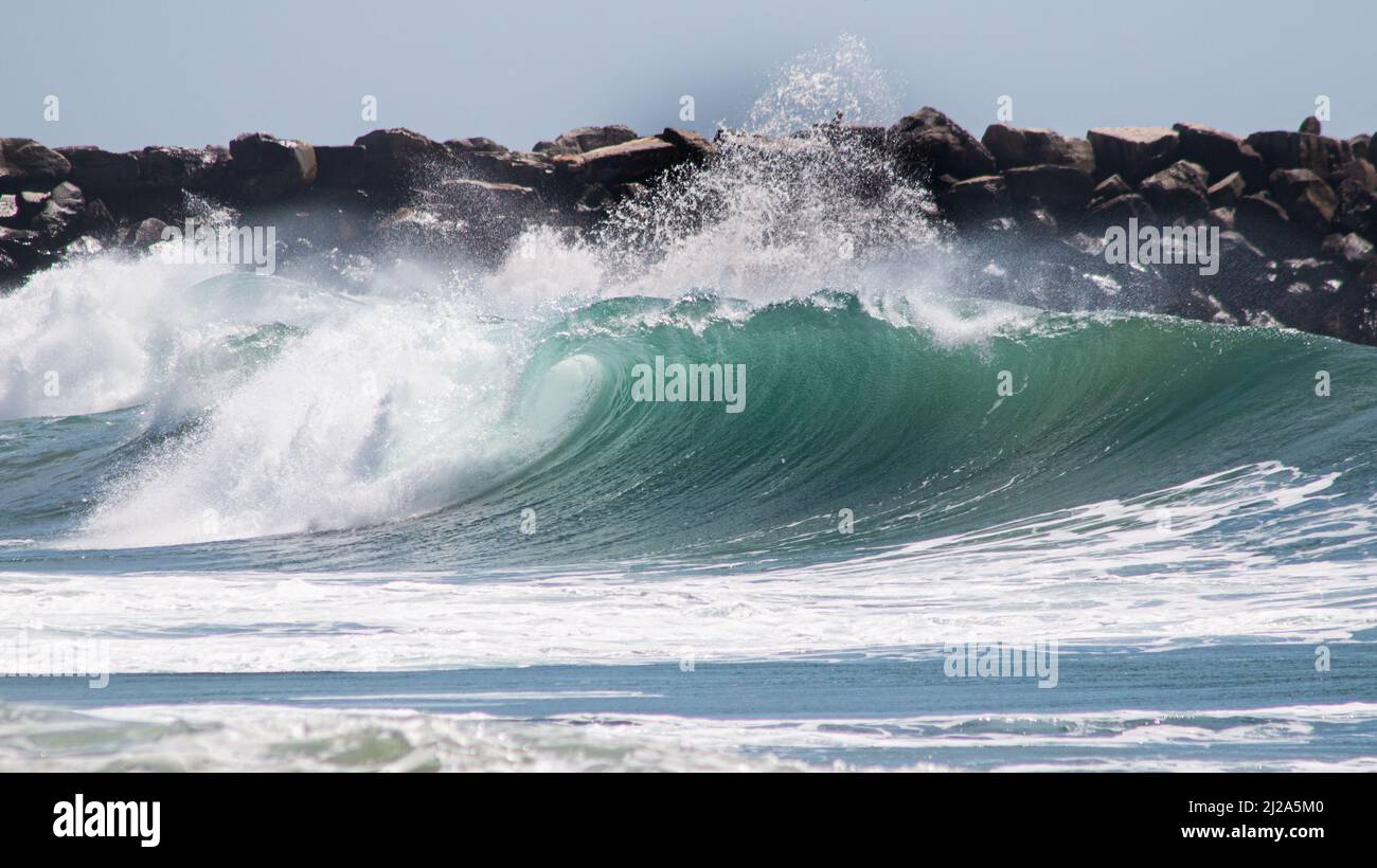 Empty wave hi-res stock photography and images - Alamy