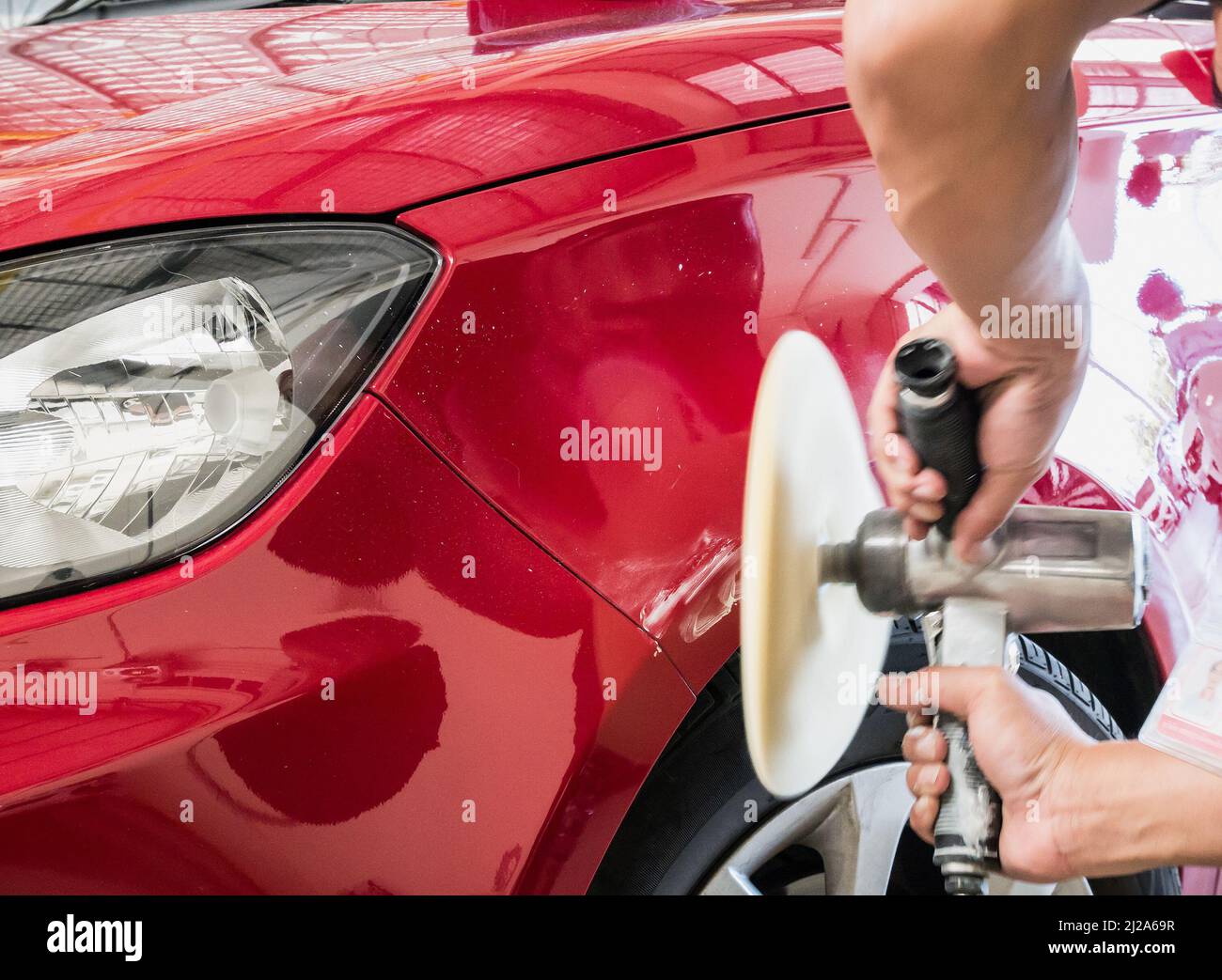 Cleaning red car service station hi-res stock photography and images ...