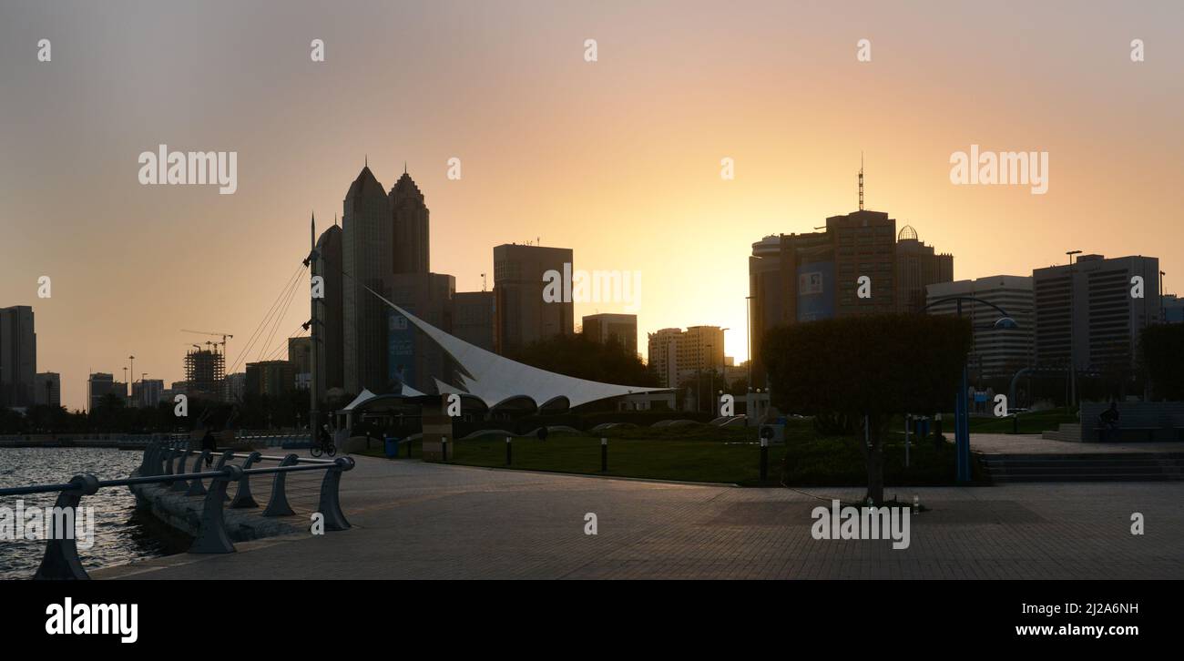 Abu dhabi corniche promenade hi-res stock photography and images - Alamy
