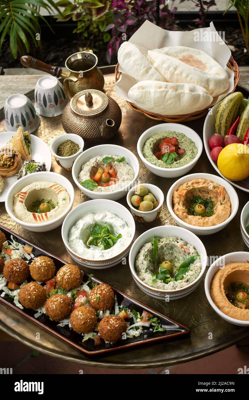 Mezze istanbul hi-res stock photography and images - Alamy