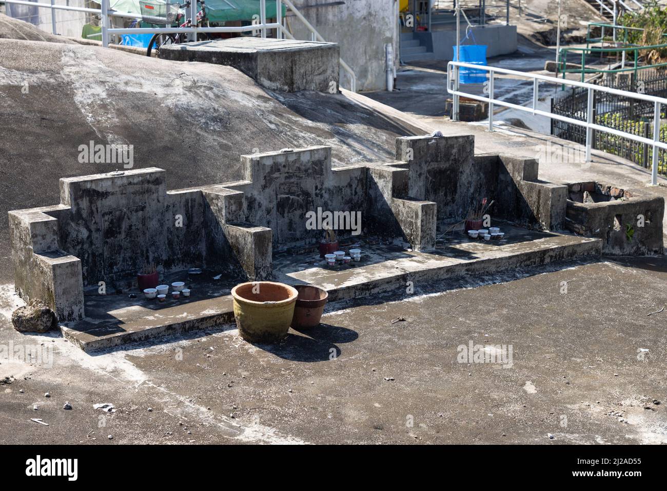 traditional grave in villages in Sai Kung, Hong Kong Stock Photo - Alamy
