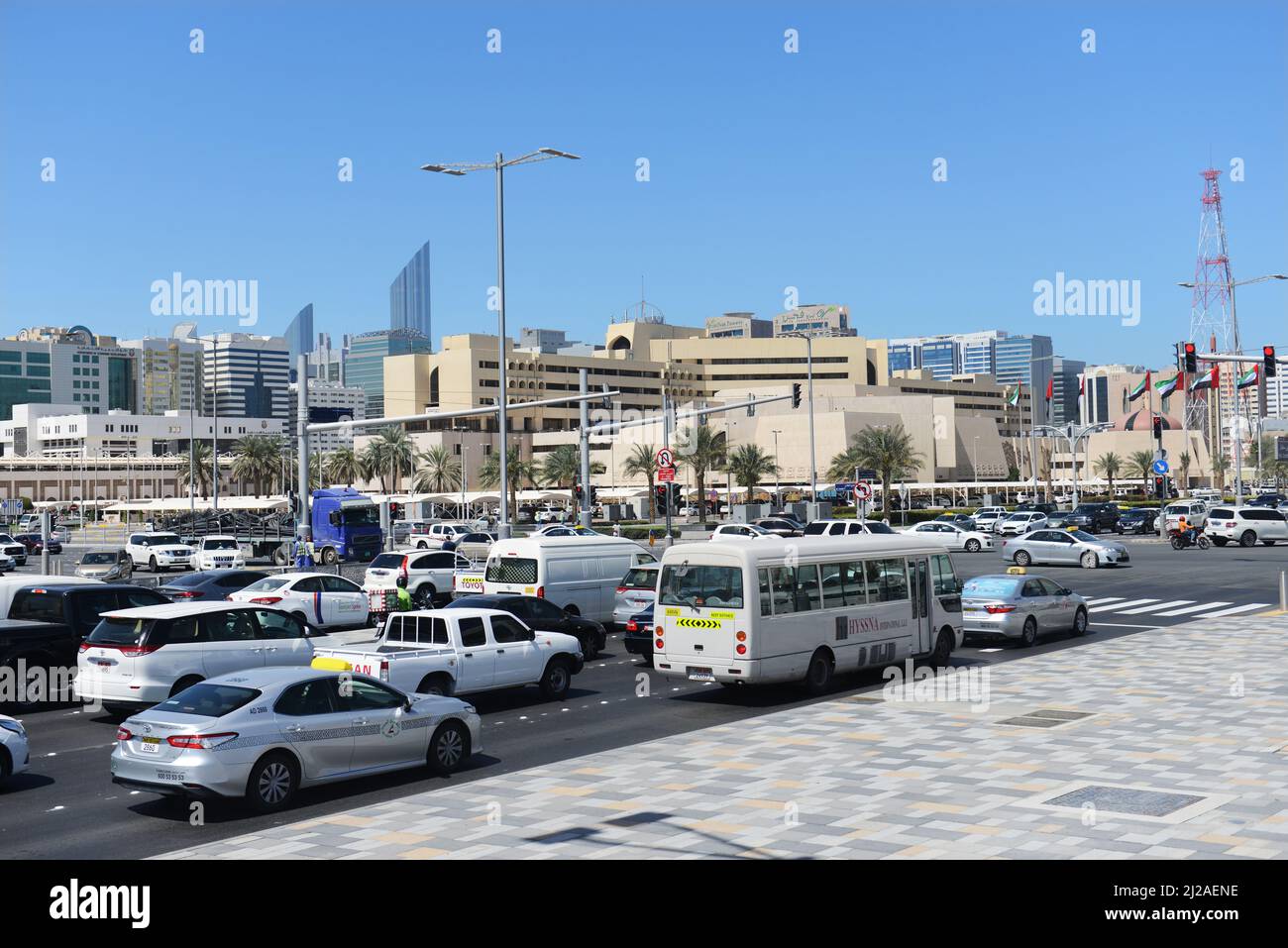 Traffic in central Abu Dhabi, UAE Stock Photo - Alamy