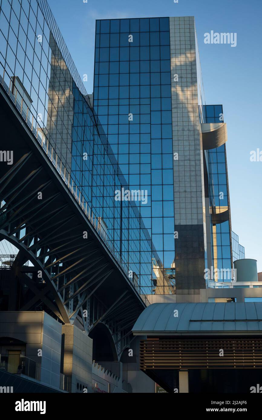 Modern architecture kyoto hi-res stock photography and images - Alamy