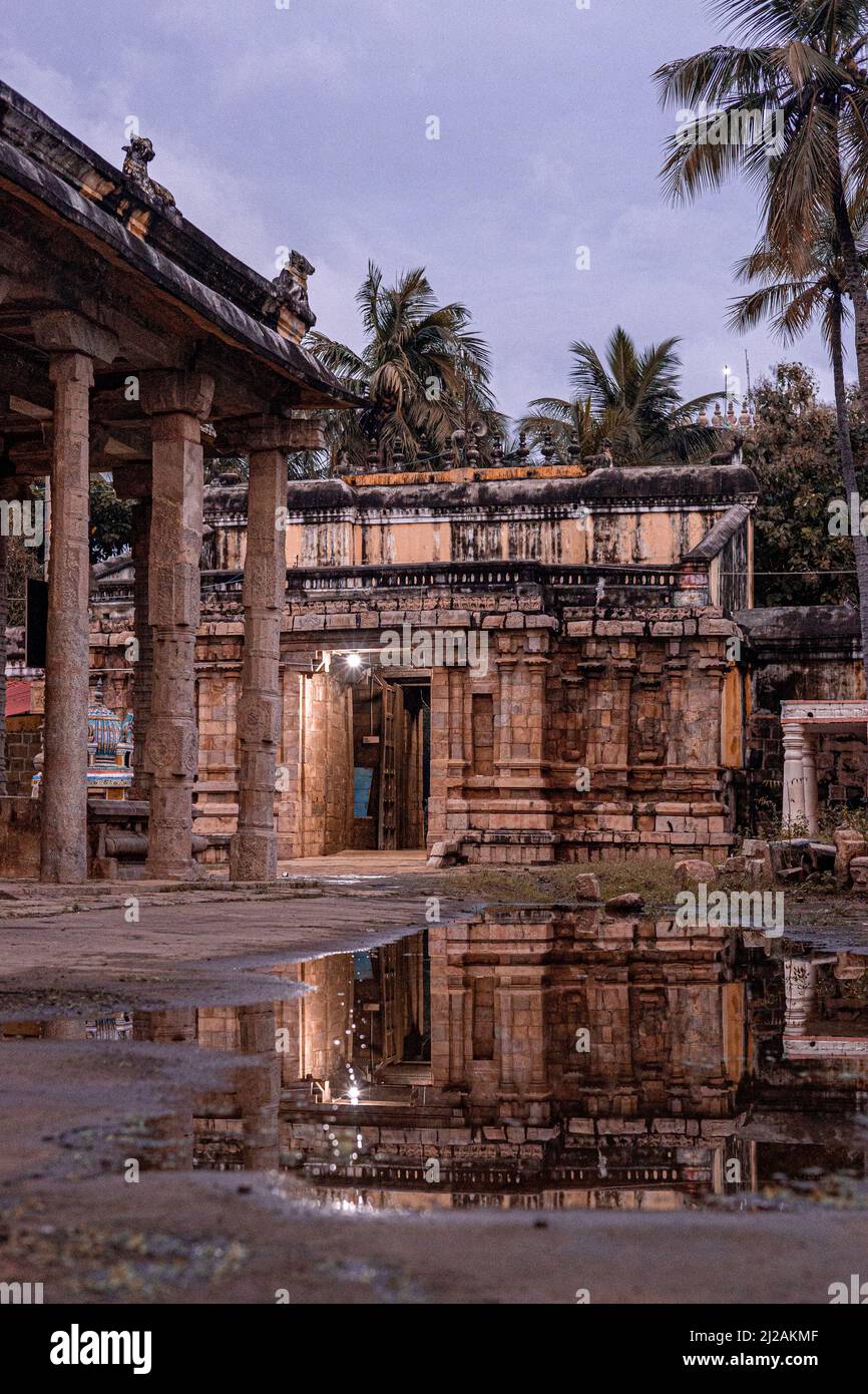 A temple structure in the city Kumbakonam Stock Photo - Alamy