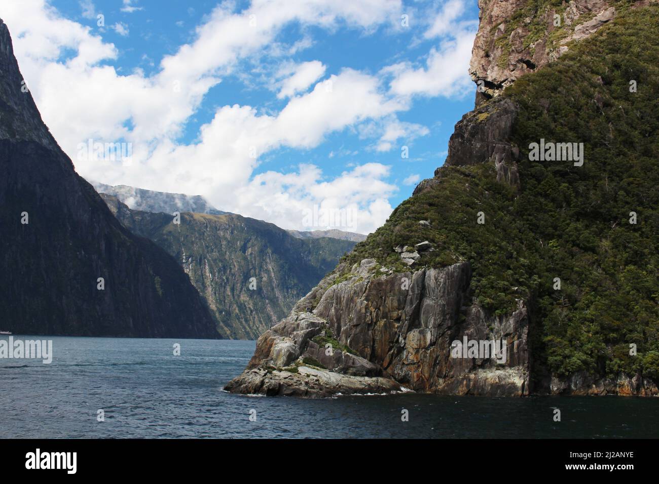 Milford Sound landscape, Fiordland National Park, South Island of New ...