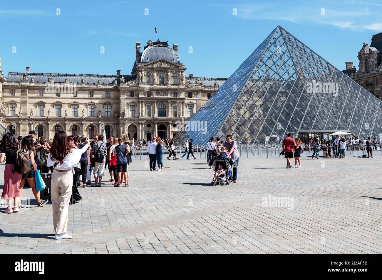PARIS, FRANCE - AUGUST 30, 2019: This is the crowded Courtyard of ...