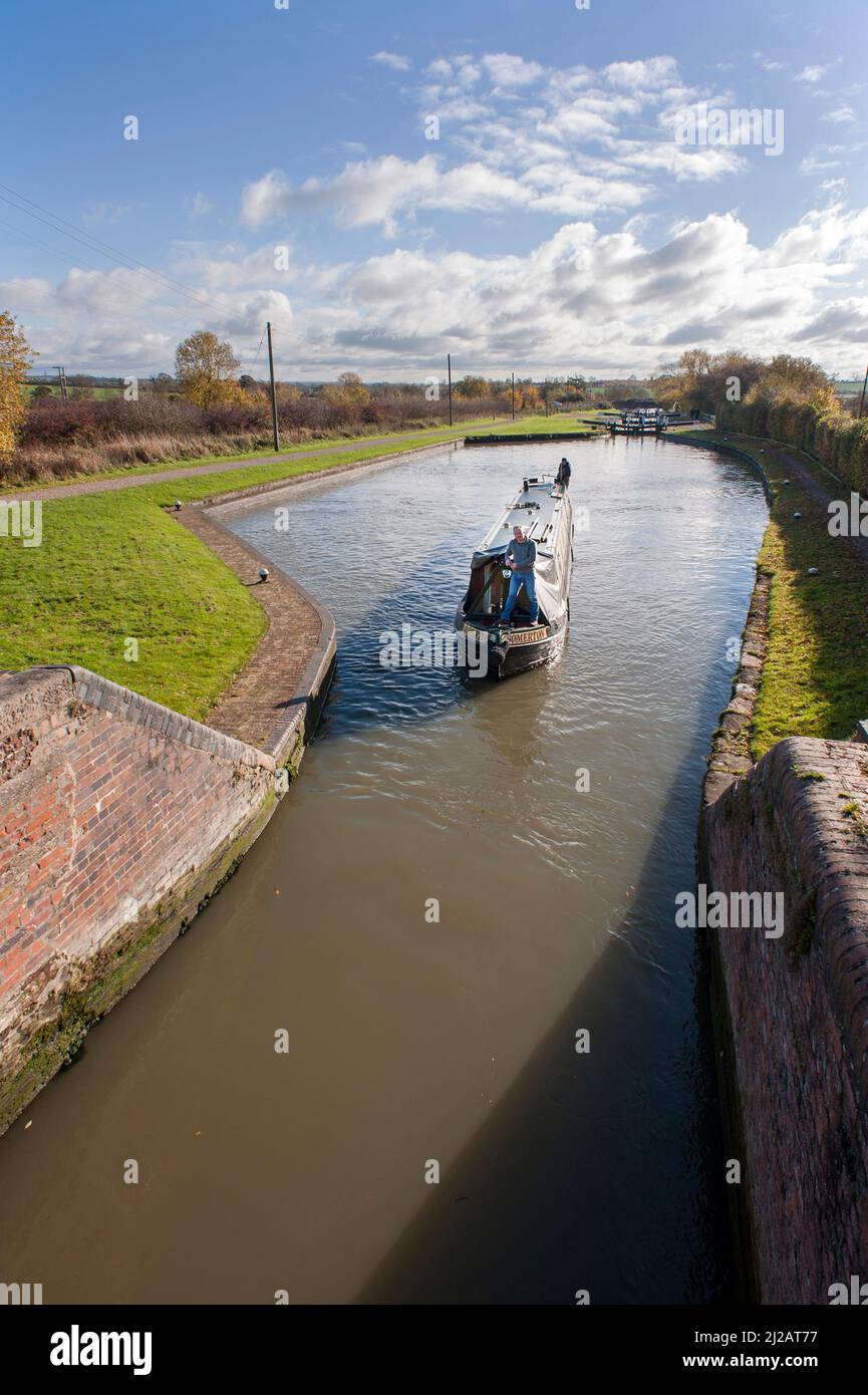 canal boat entering lock england Stock Photo - Alamy