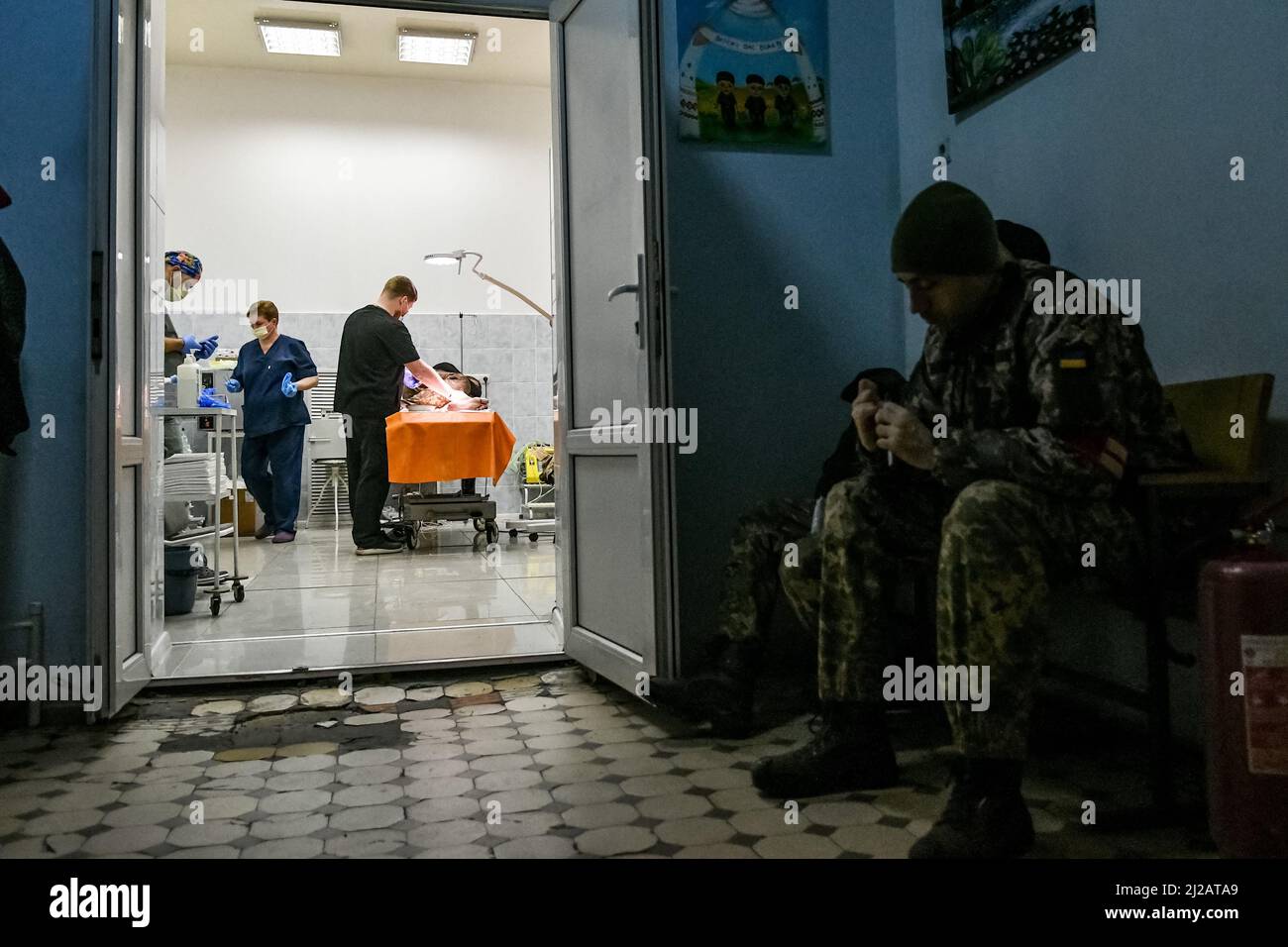 Military hospital operating room hi-res stock photography and images ...