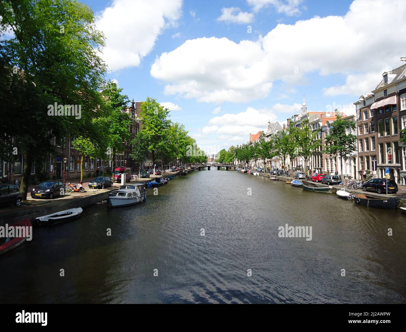 Amsterdam canals boats sail hi-res stock photography and images - Alamy