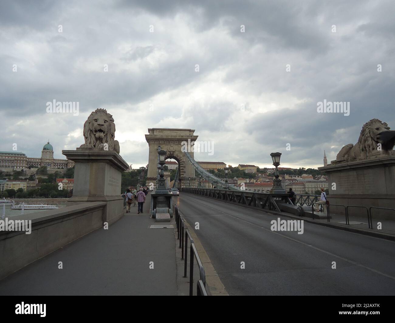 Szechenyi chain bridge ww2 hi-res stock photography and images - Alamy
