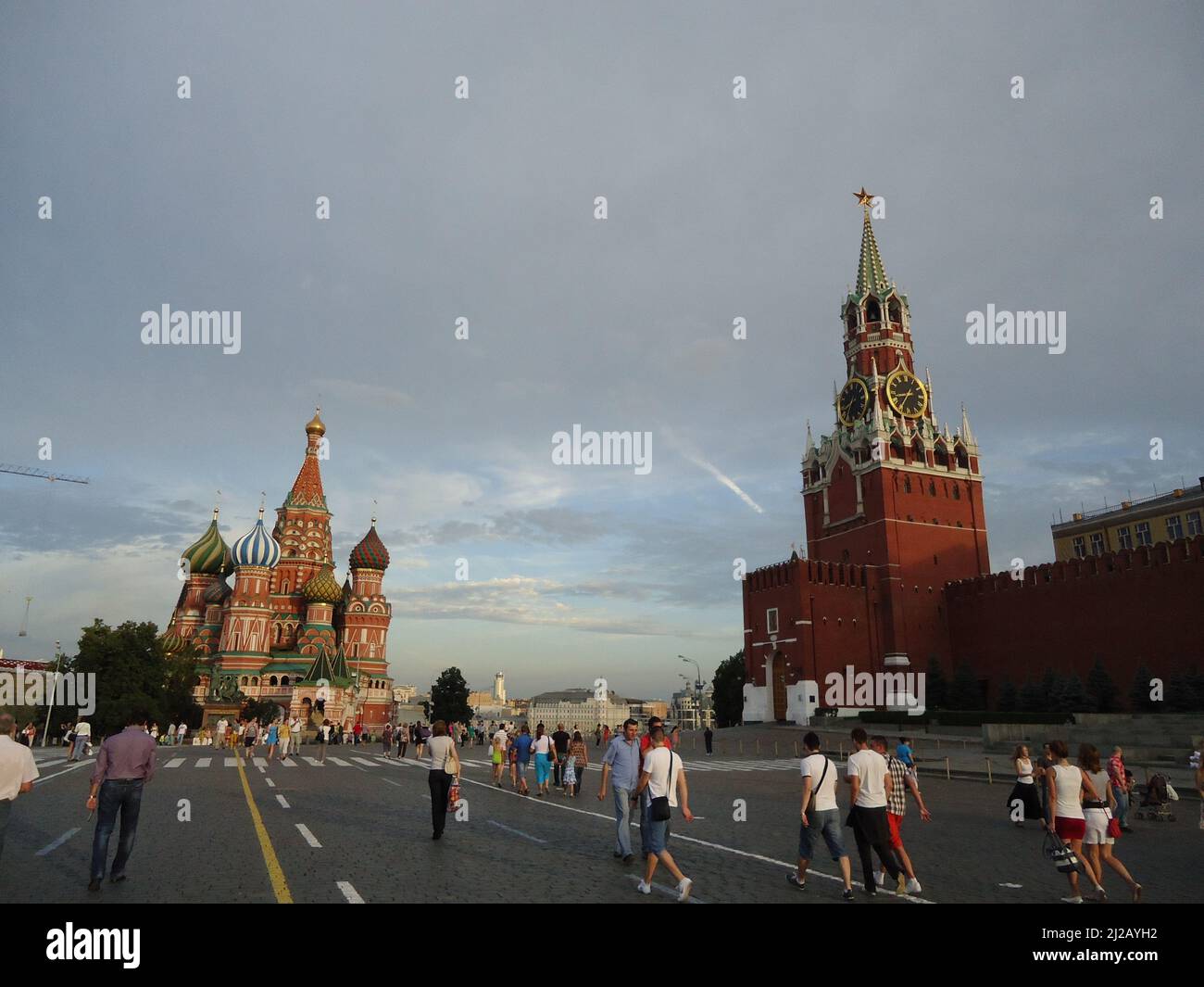 Kremlin walls and towers hi-res stock photography and images - Alamy