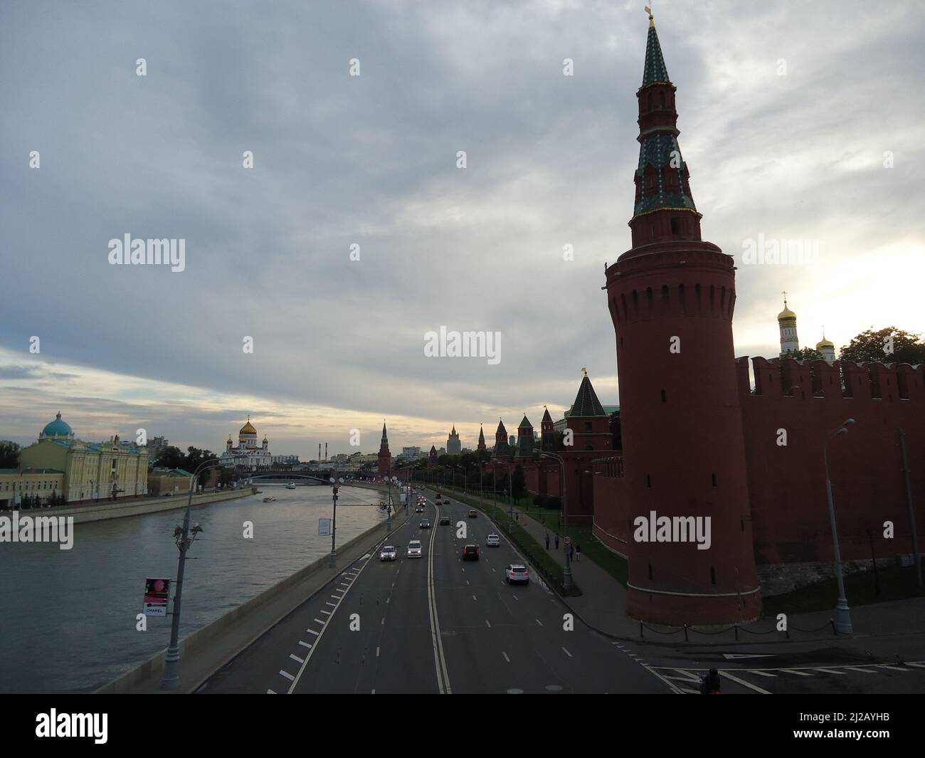 Kremlin walls and towers hi-res stock photography and images - Alamy