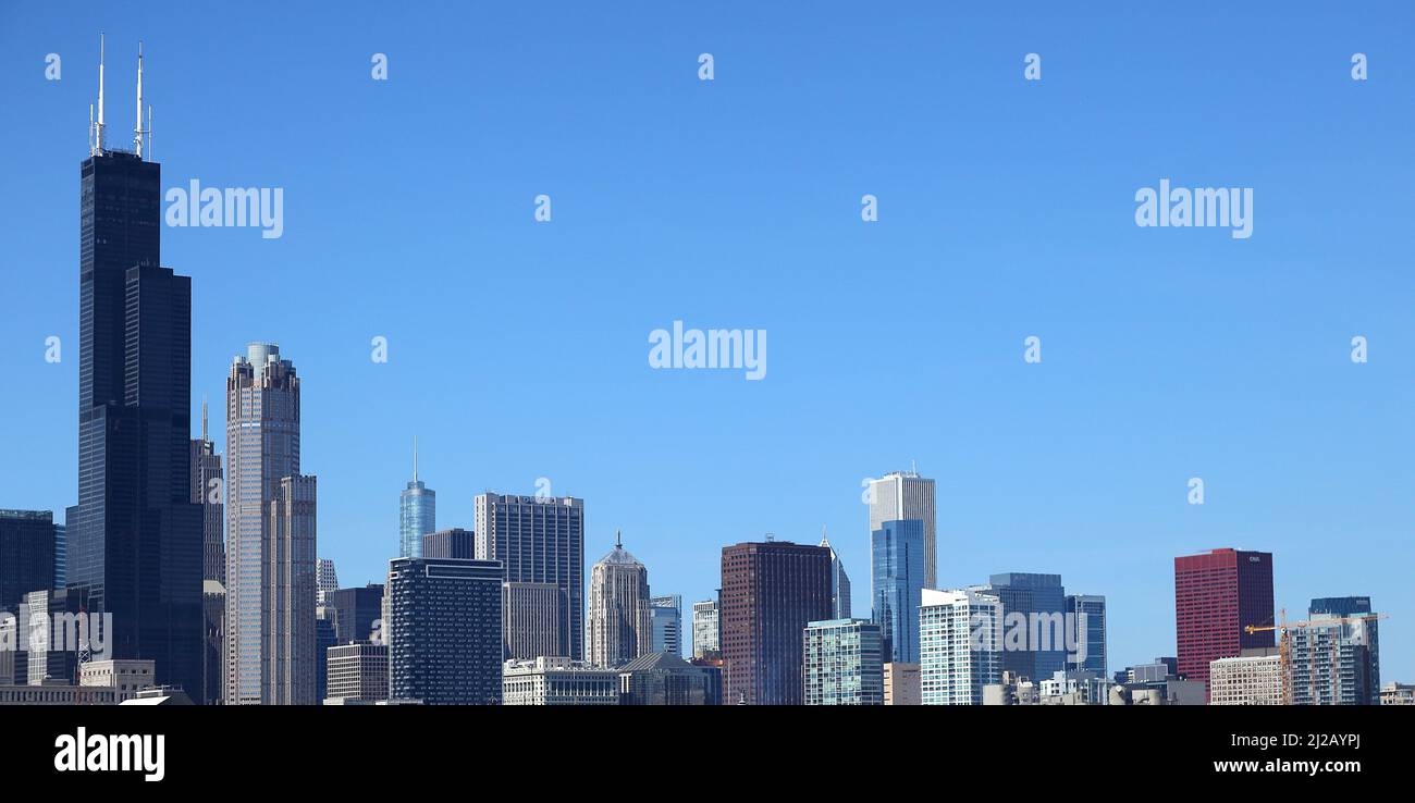 Clear skies in chicago hi-res stock photography and images - Alamy