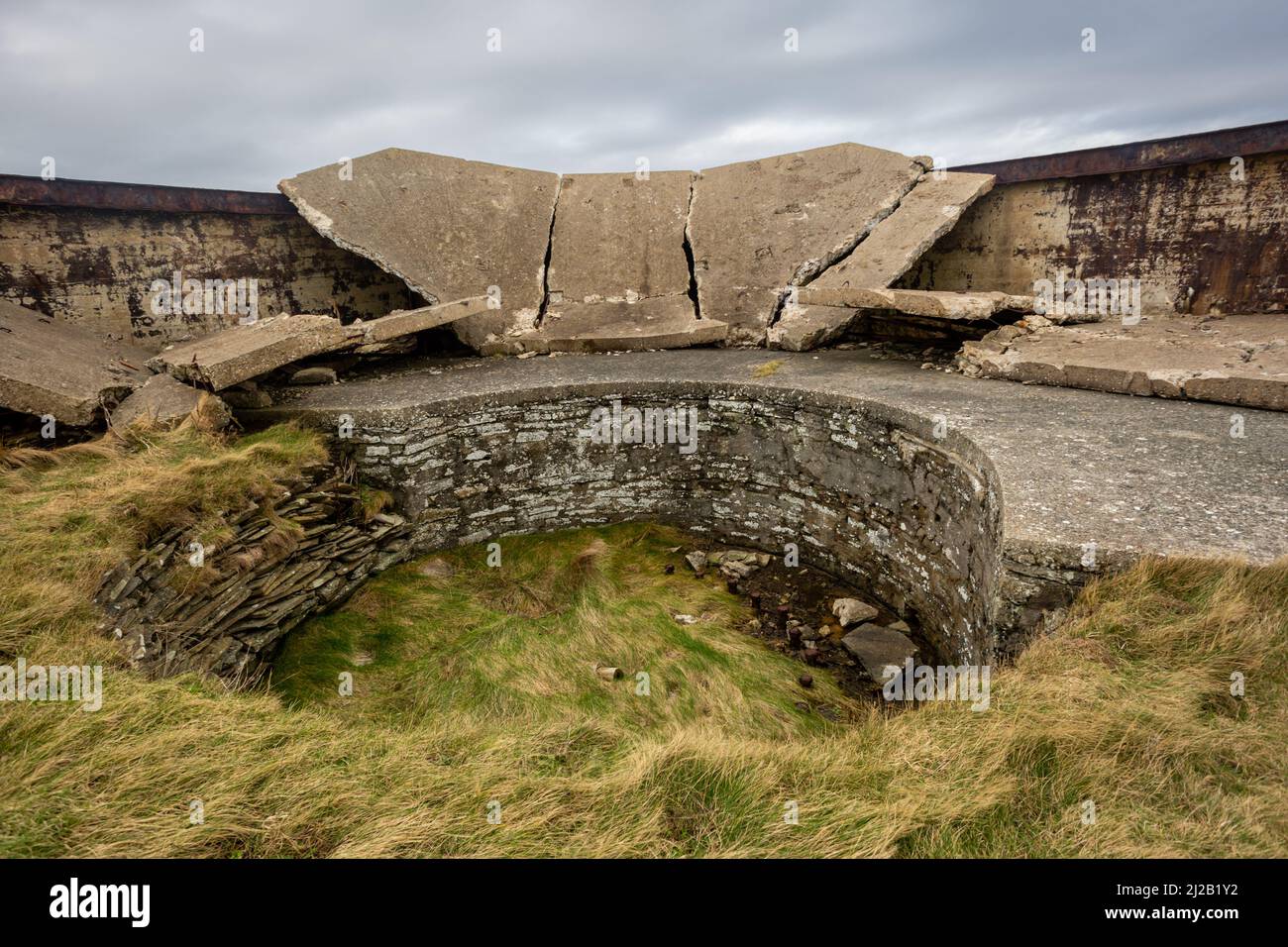World war 2 gun emplacement hi-res stock photography and images - Alamy