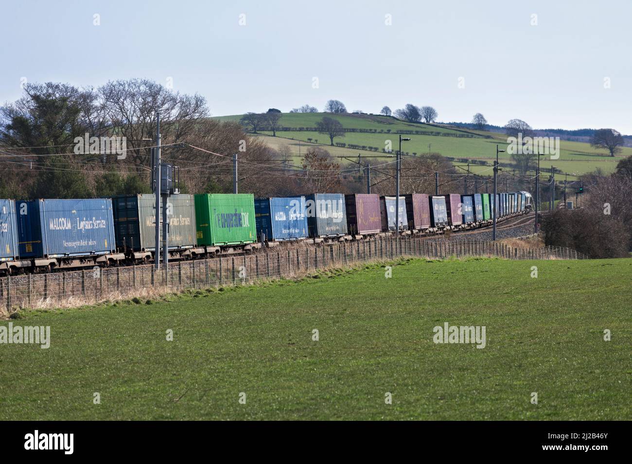 Direct rail Services intermodal container train on the electrified west ...