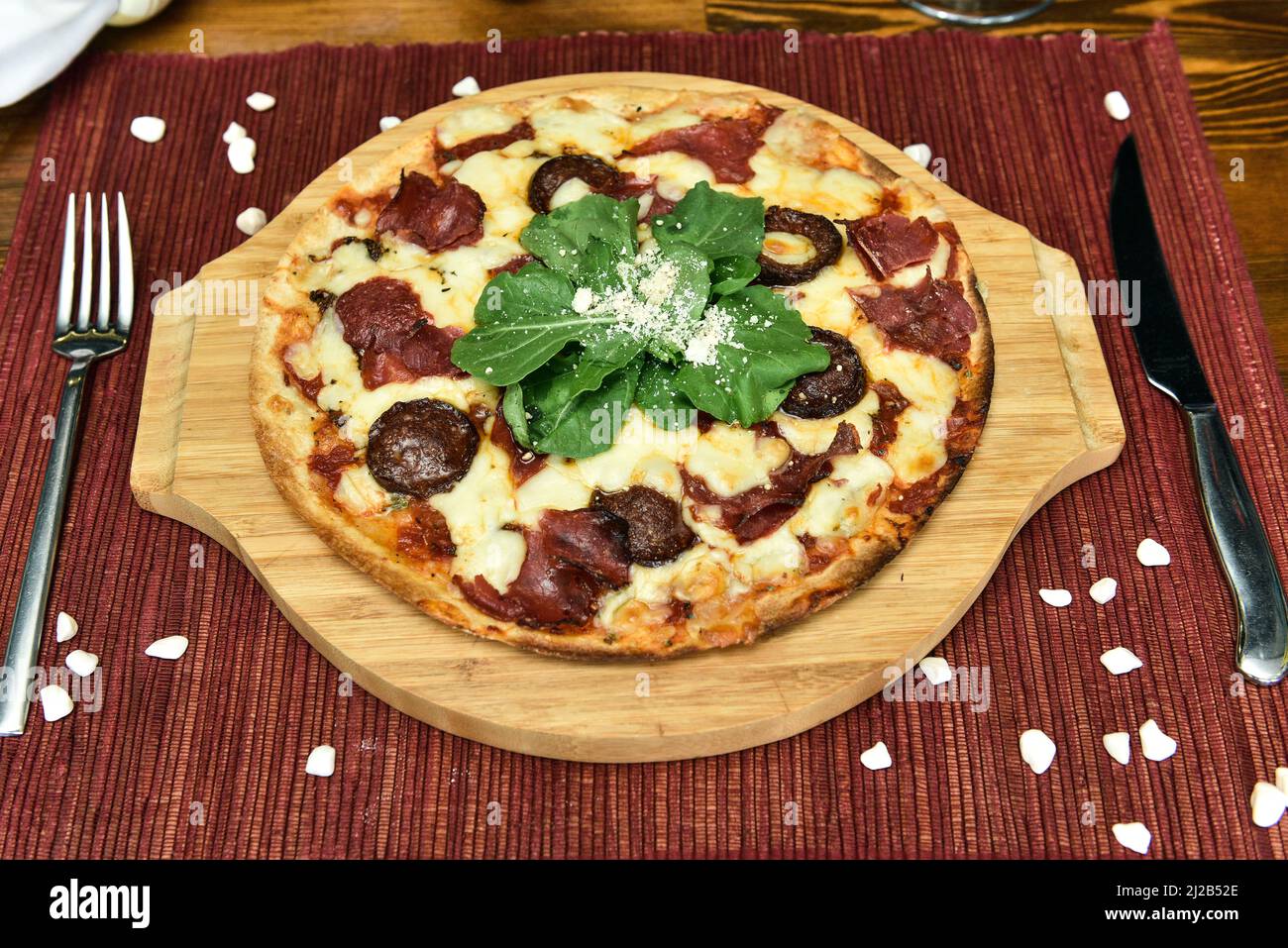 Salad presentation hi-res stock photography and images - Alamy