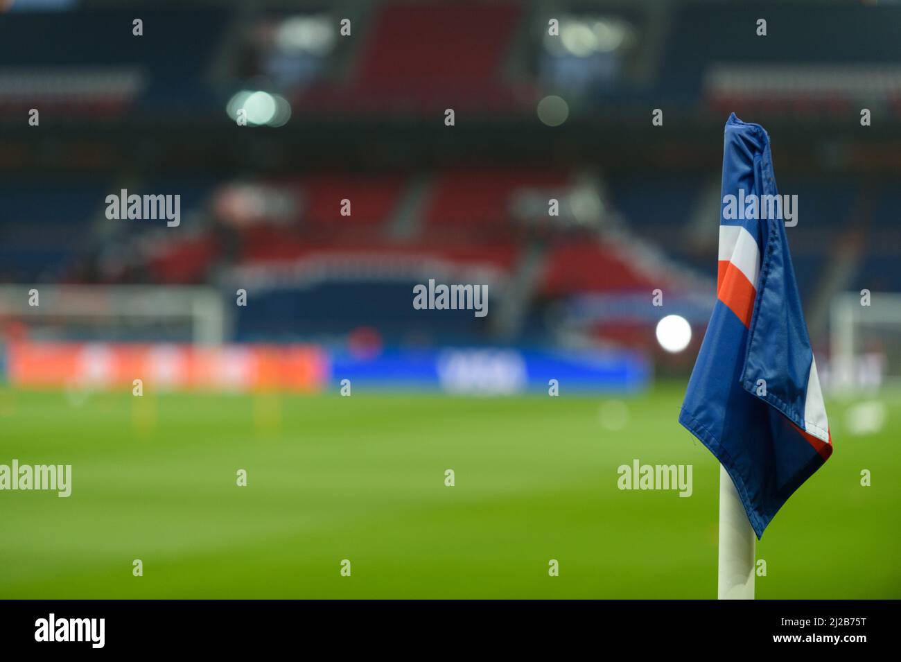 Corner flag with fc bayern hi-res stock photography and images - Alamy