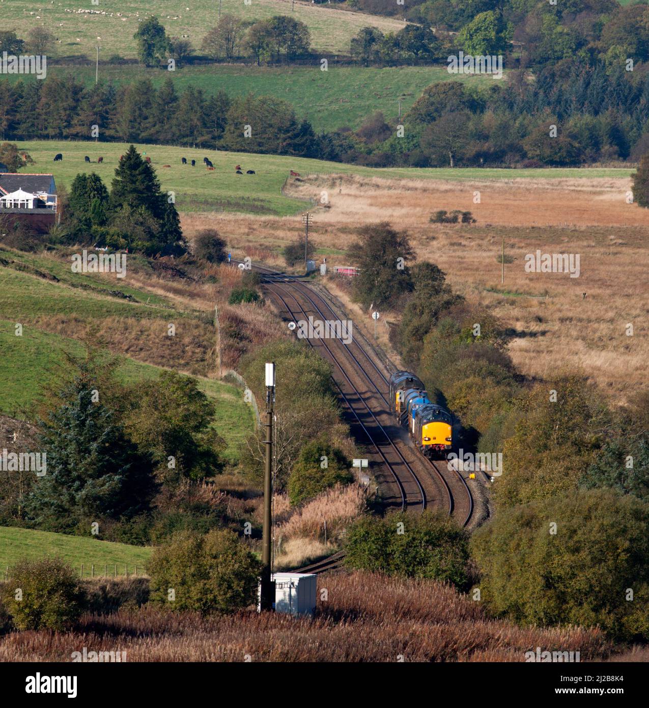 Direct rail Services class 37 diesel locomotive 37612 passing Greenhead ...