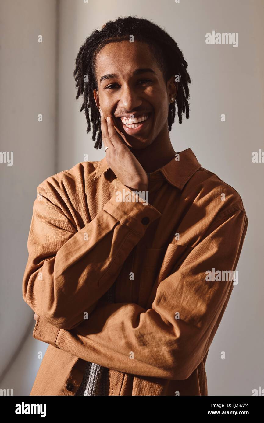 Portrait positive person hand hi-res stock photography and images - Alamy