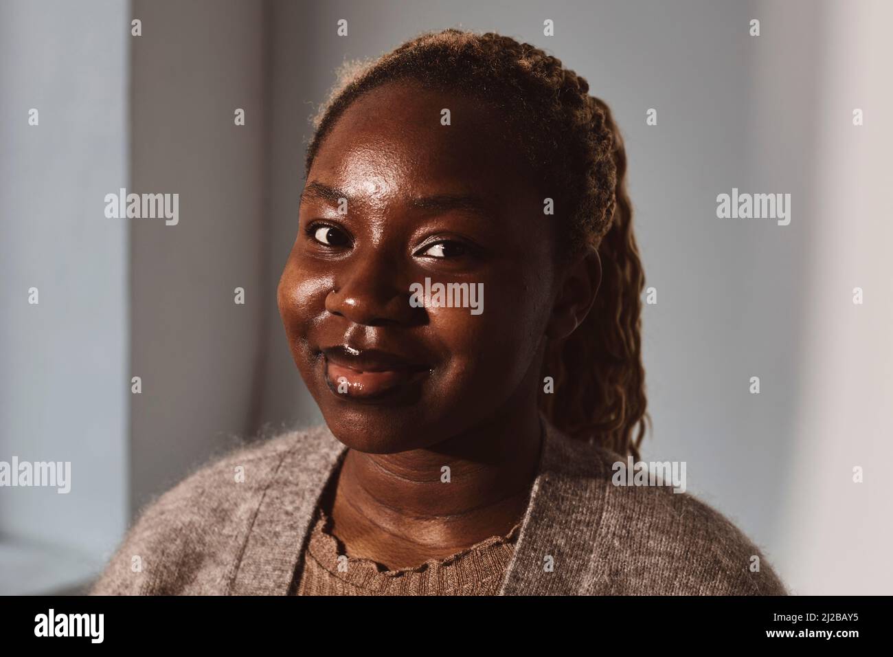 Woman face portrait wall hi-res stock photography and images - Alamy