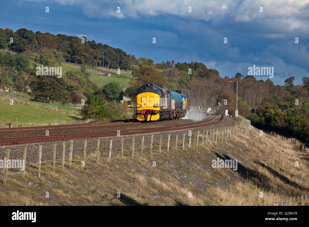 Direct rail Services class 37 diesel locomotive 37259 passing Melkridge ...