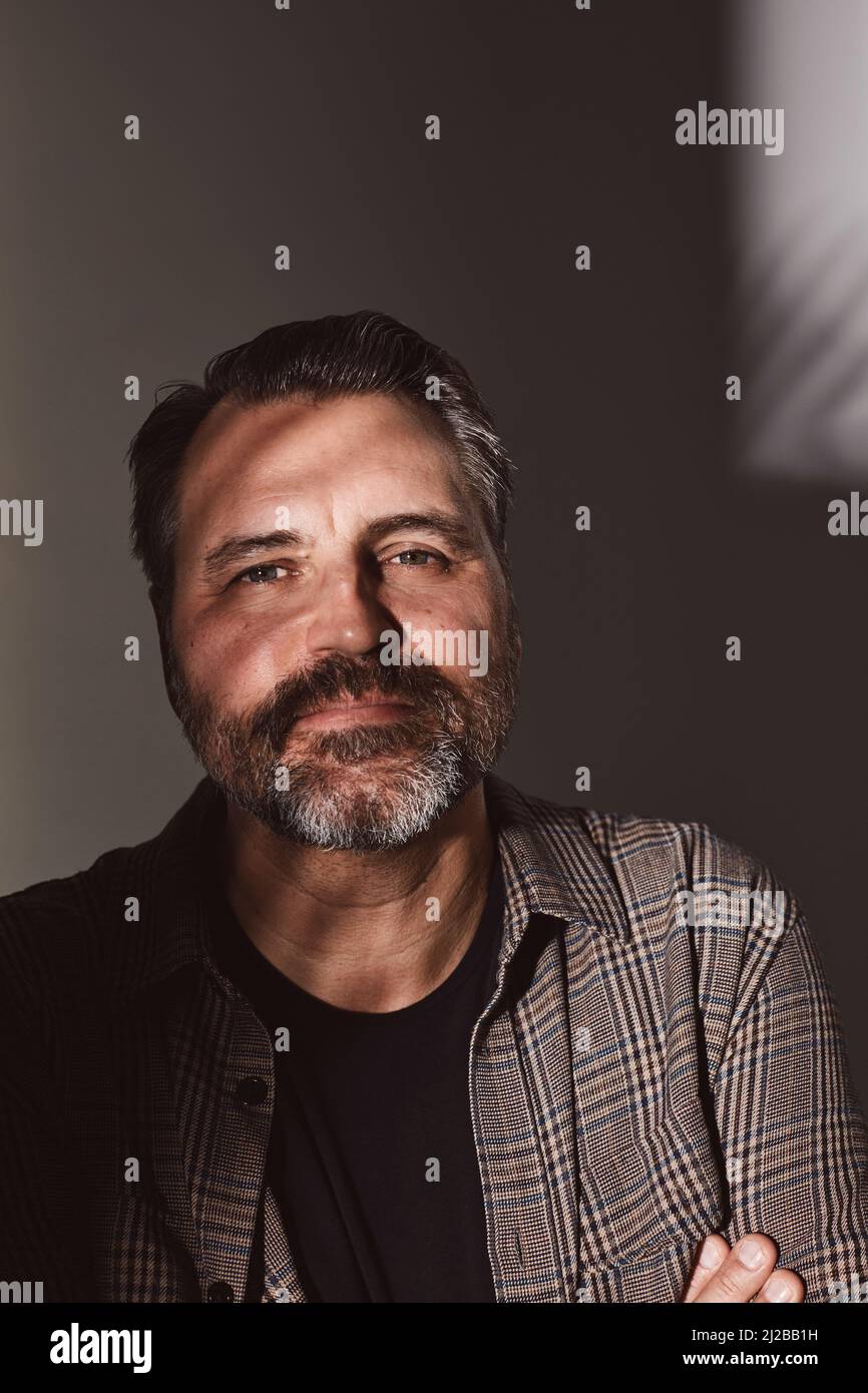 Portrait positive mature man hi-res stock photography and images - Alamy