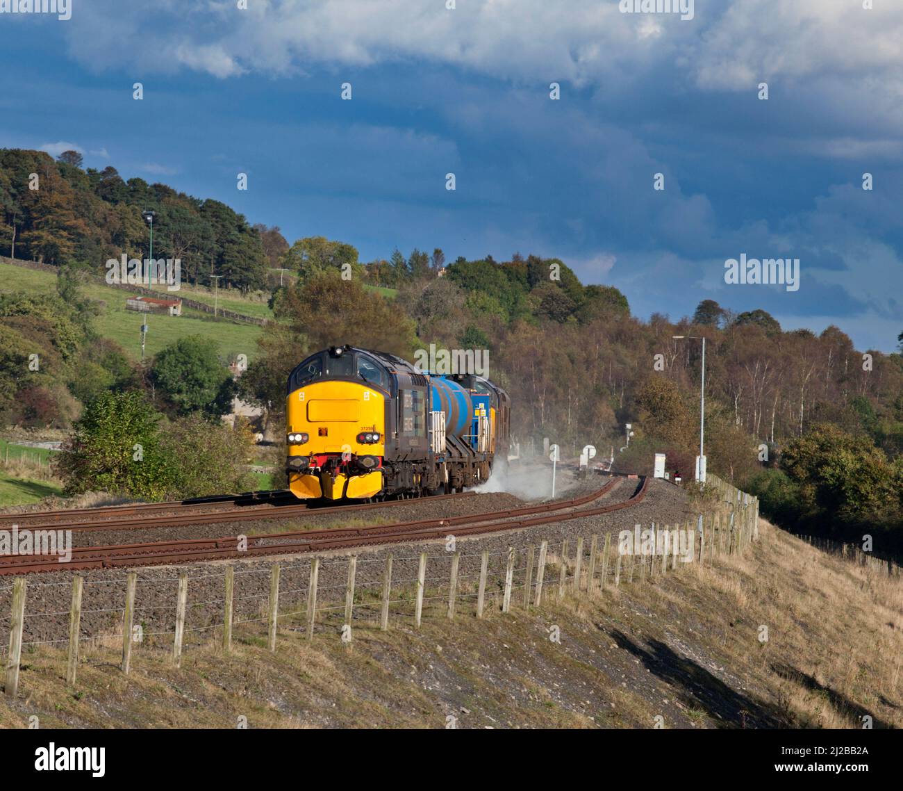 Direct rail Services class 37 diesel locomotive 37259 passing Melkridge ...
