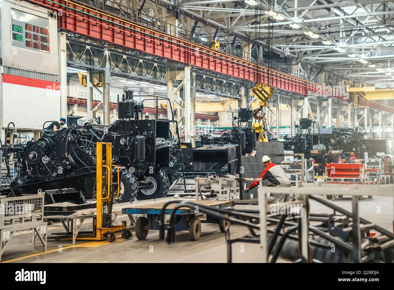 Conveyor for assembly of modern agricultural machinery. Production of ...