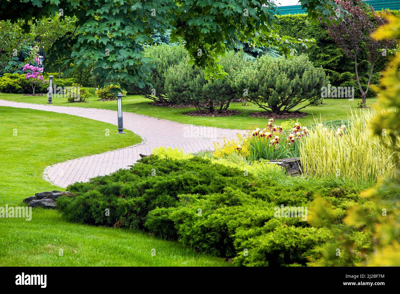 Park walk tiles floor hi-res stock photography and images - Alamy