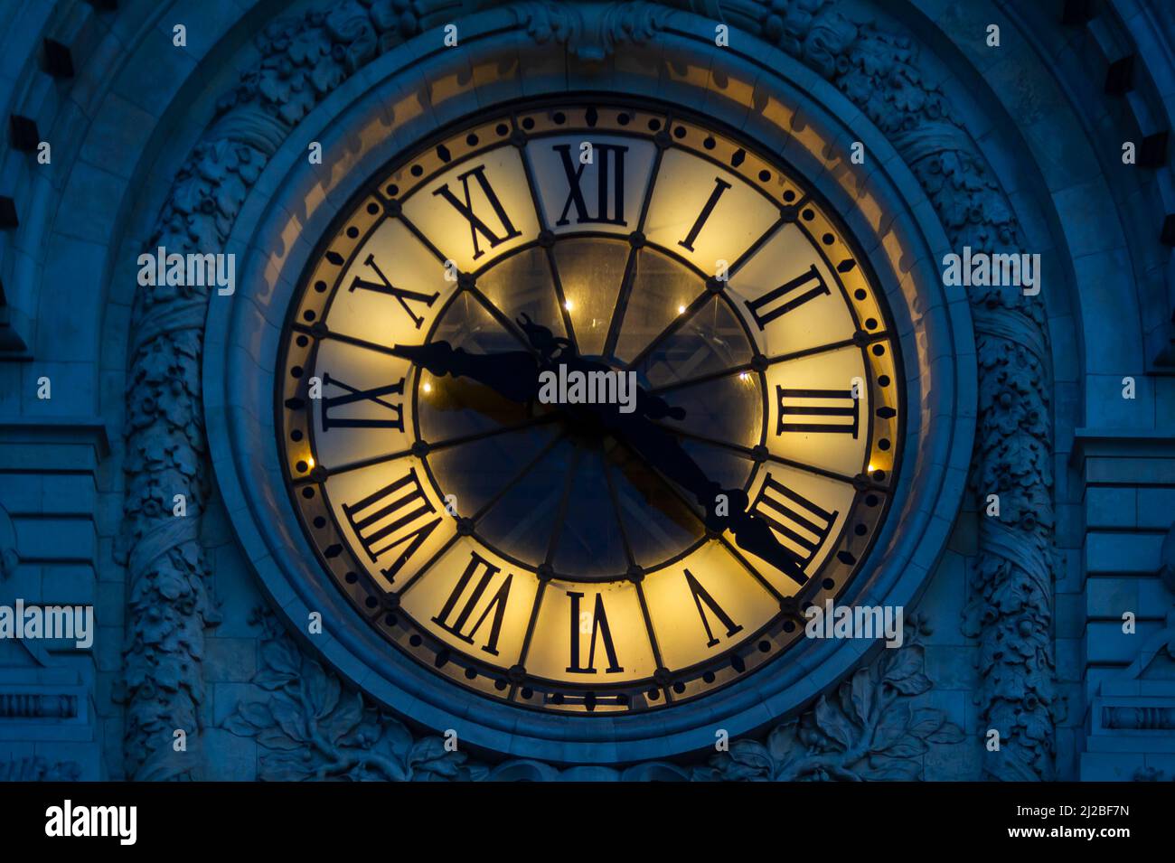 Huge illuminated clock window on the facade of Musee D'Orsay Stock ...