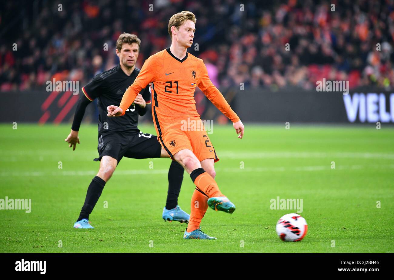 Frenkie de jong sport hi-res stock photography and images - Alamy