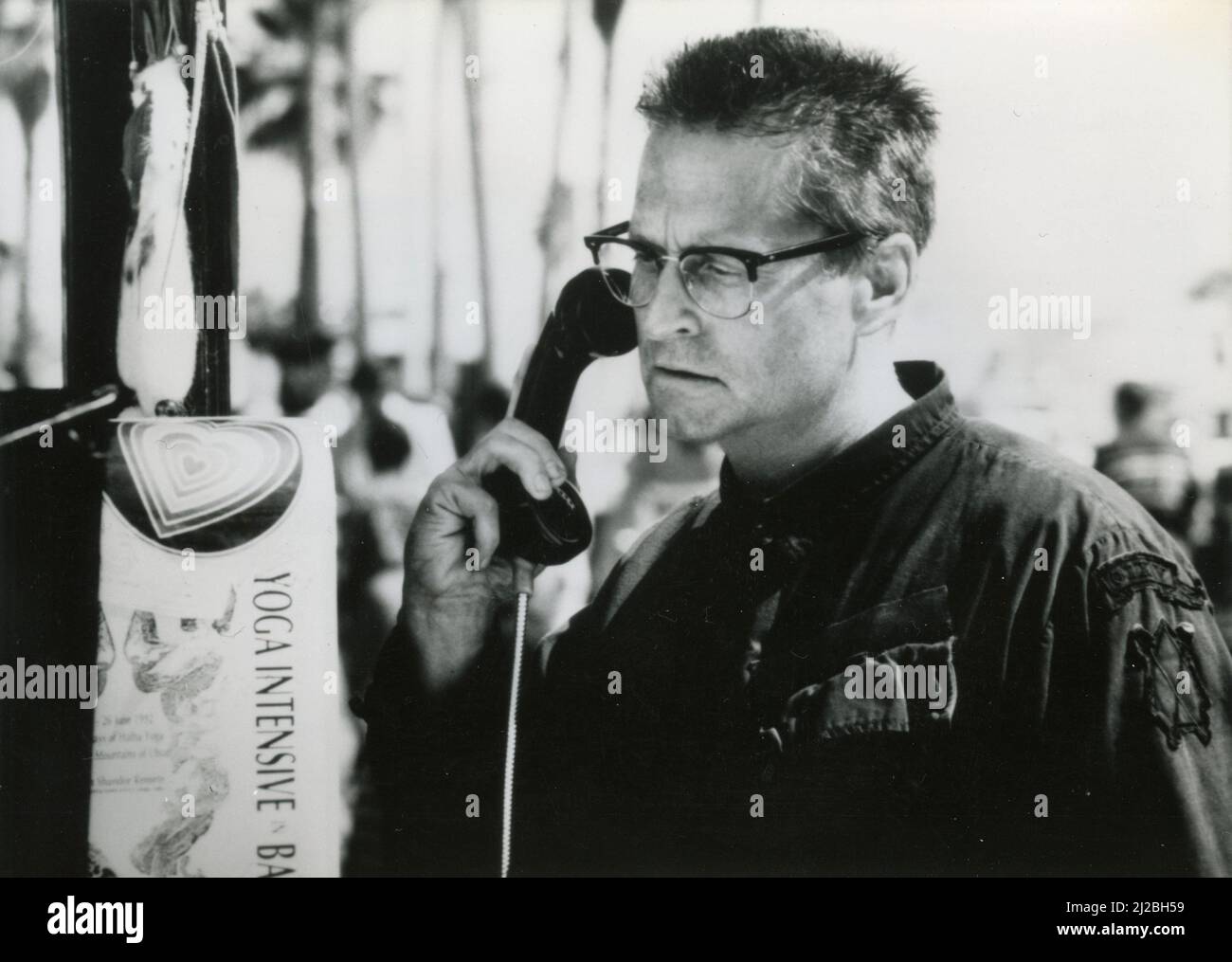 Falling down 1993 hi-res stock photography and images - Alamy