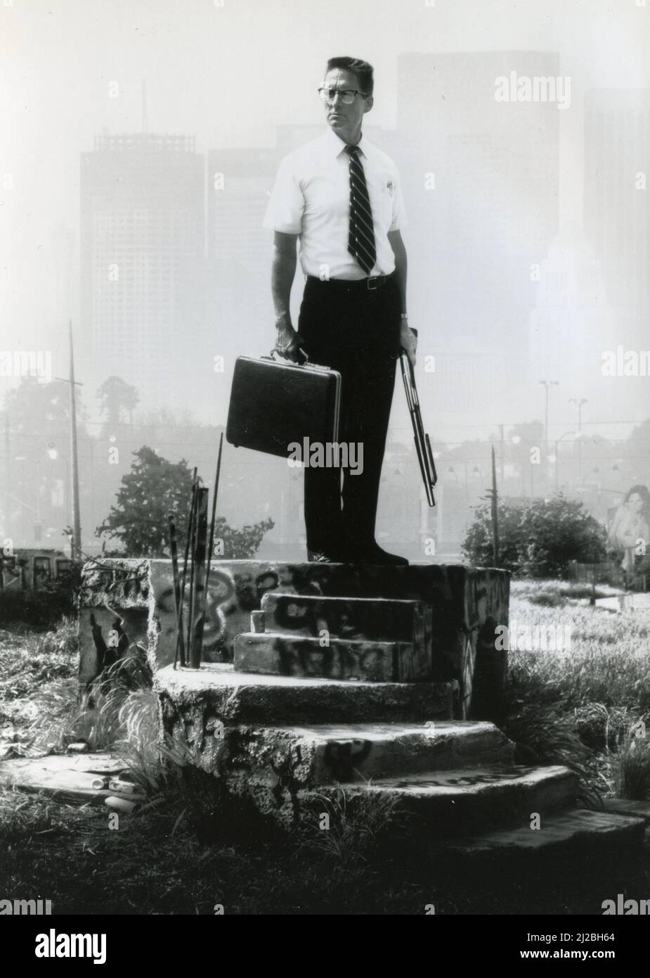 Falling down 1993 hi-res stock photography and images - Alamy